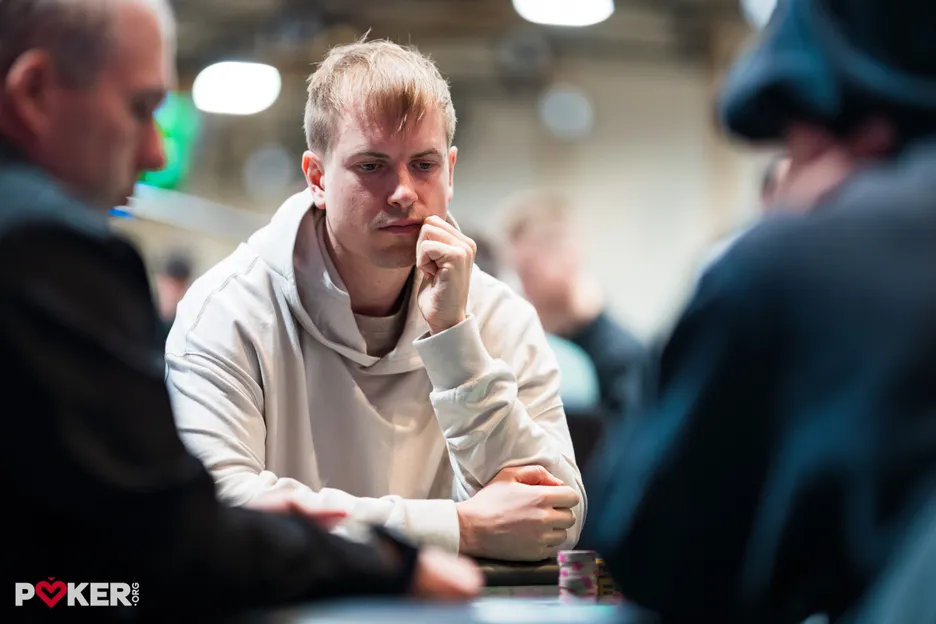 Viktor 'Isildur1' Blom mucks the winner after bizarre clash in WSOP $10K