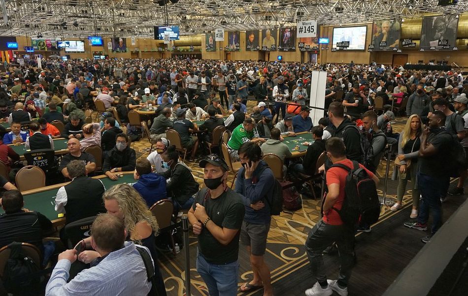 WSOP "enticing" dealers to be part of summer staff